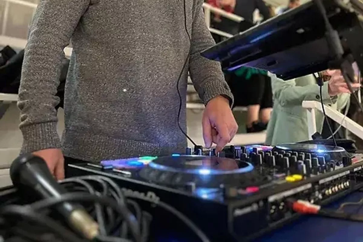 Mick'Azur - DJ Mike-E | Disc-jockey / DJ